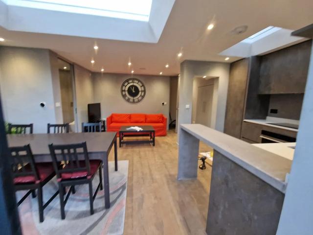 Room at Henchman Street, Greater London