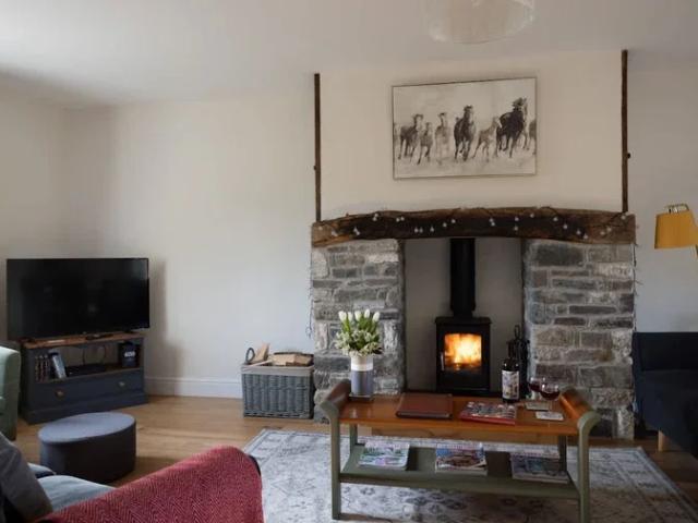 House at Heol Cae Du, Myddfai