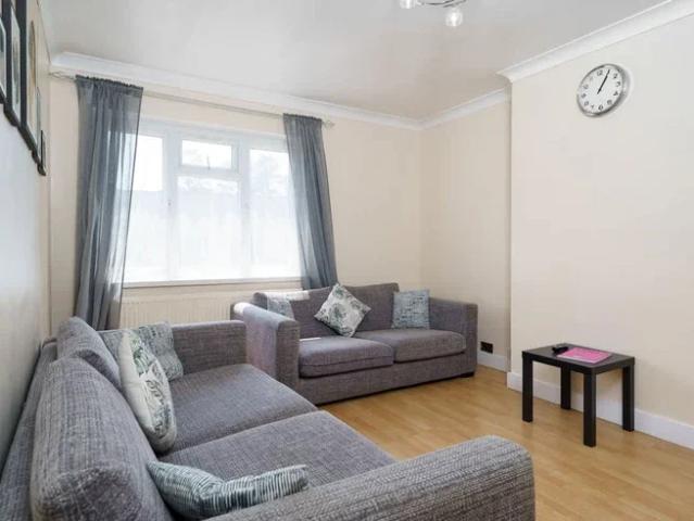 House at Heath Close, Greater London