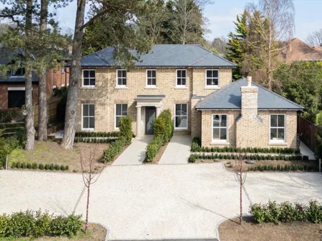 House at Heath Ridge Green, Elmbridge