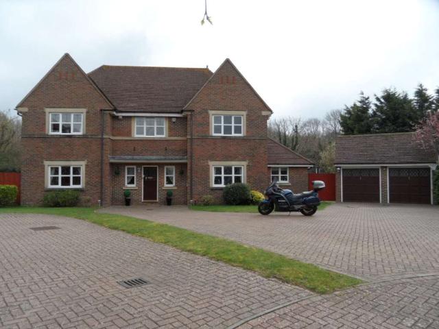 House at Heathside, Walton on Thames