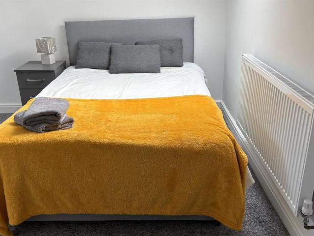 Room at Hessle Road, Hull