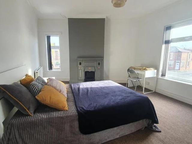 Room at Hewitt Street, Warrington