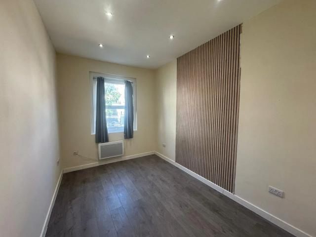 House at High Road, Greater London