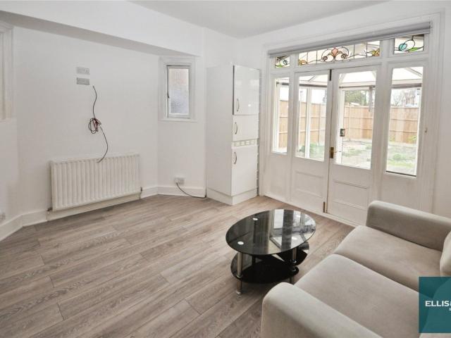 House at High Road, Greater London