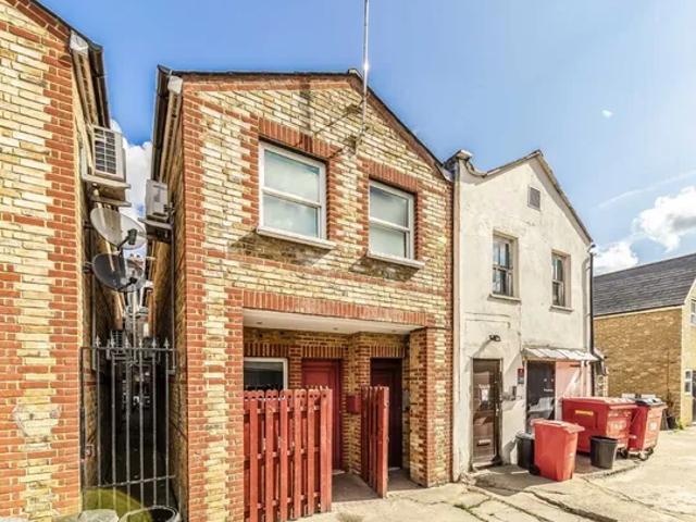 House at High Street, Greater London