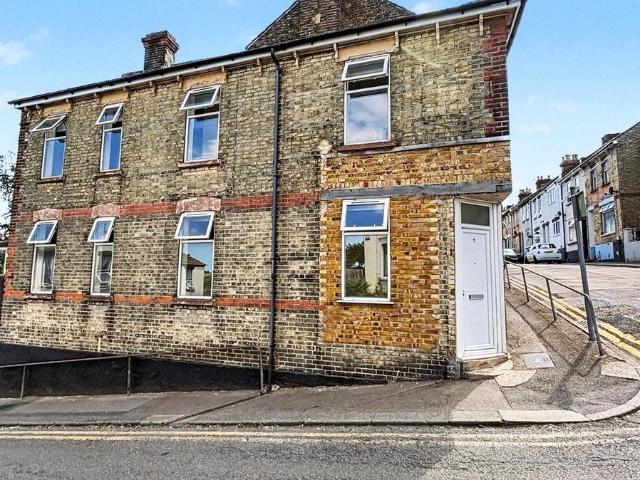 House at High Street, Rainham