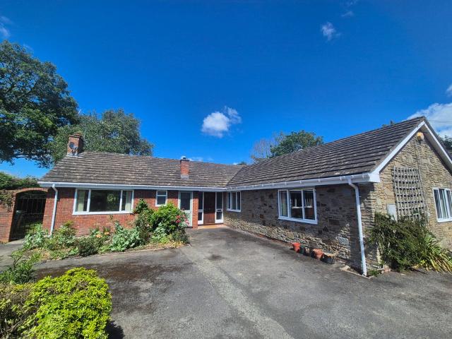 House at Highfield Close, Kingsland