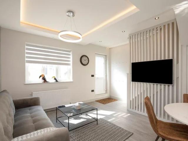 House at Highfield Avenue, Greater London