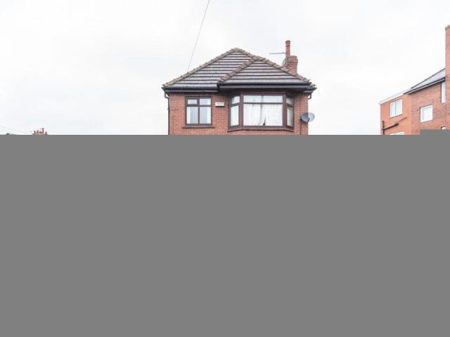 House at Hill Road, Wakefield