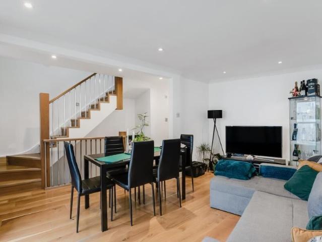 House at Hillfield Road, Greater London