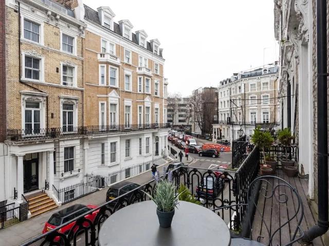 House at Hogarth Road, Greater London