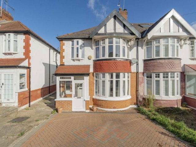 House at Hollickwood Avenue, Greater London