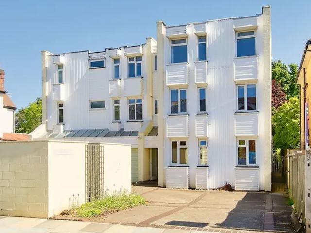 House at Holmesdale Road, Greater London