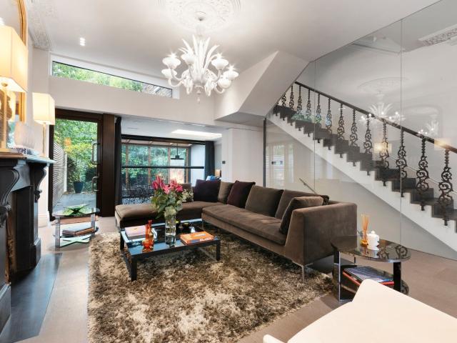 House at Horbury Crescent, Greater London