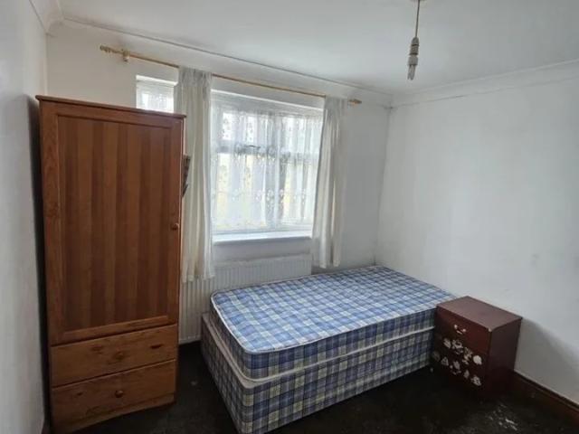 House at Howard Close, Luton