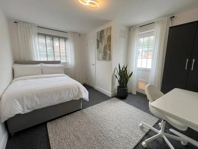 House at Huins Close, Redditch