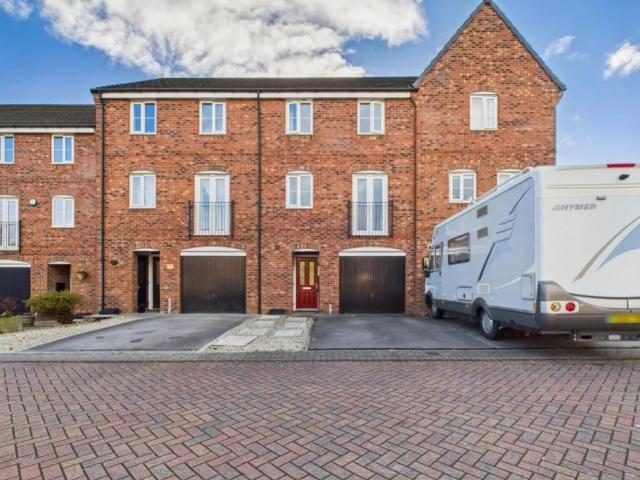 House at Hutton Close, Leeds