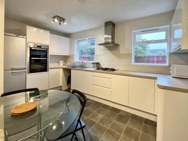 Apartment at Jellicoe Avenue, Bristol
