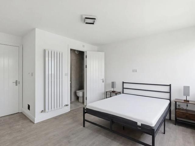 House at Kent Close, Greater London