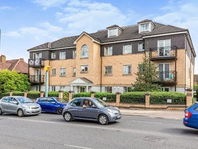Apartment at Kenton Road, Greater London