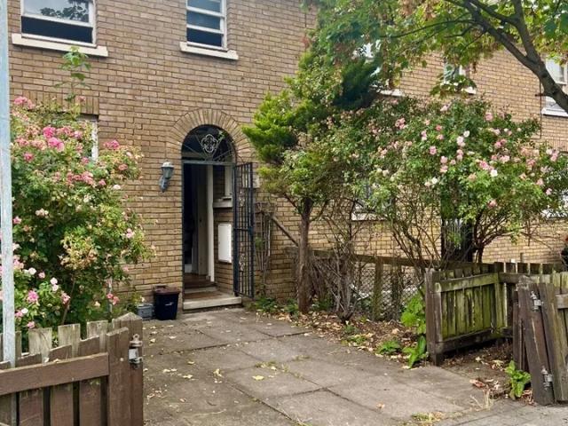 House at Kendal Close, Greater London