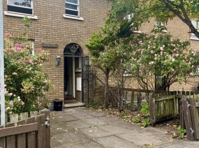 House at Kendal Close, Greater London