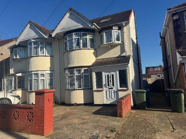 House at Kenmore Avenue, Greater London