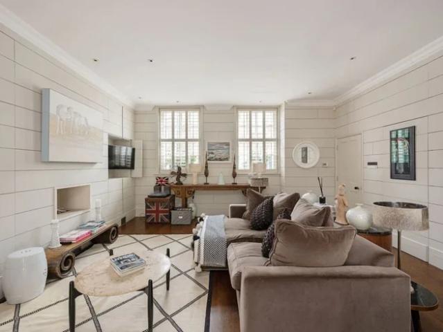 House at Kersley Mews, Greater London