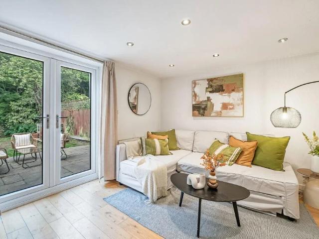 House at Kimberley Avenue, Greater London