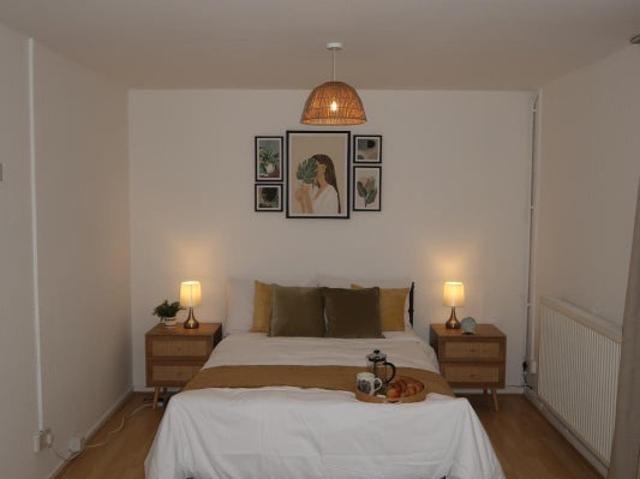 House at Kimbolton Close, Greater London