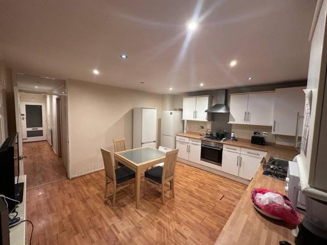 House at Kimbolton Close, Greater London