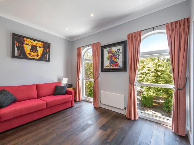House at King George Square, Greater London