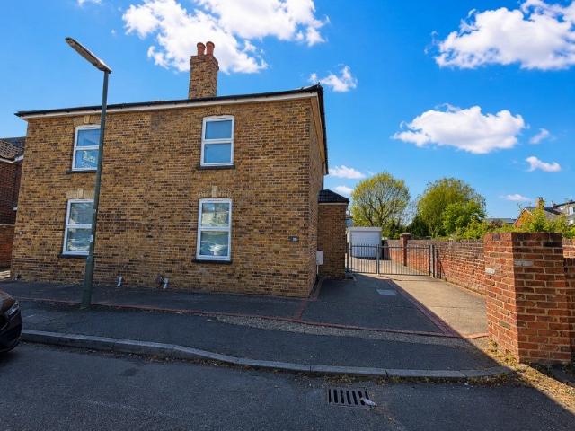 House at King's Road, Borough of Runnymede