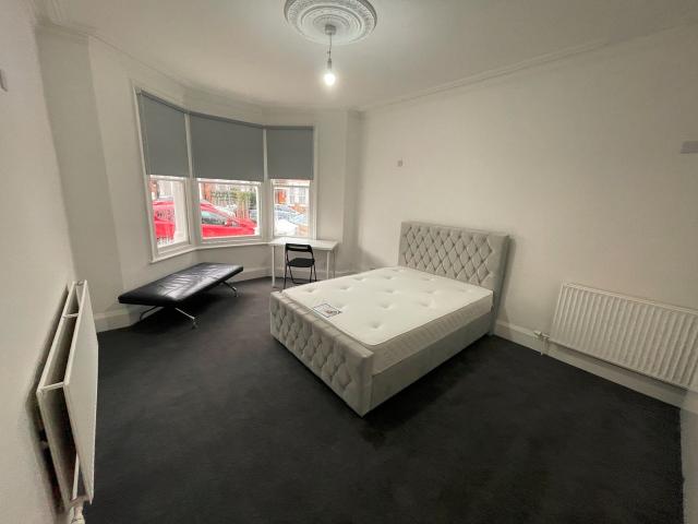 Room at Kings Road, Greater London