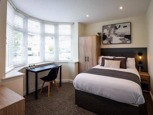 Room at Kipling Road, Bristol