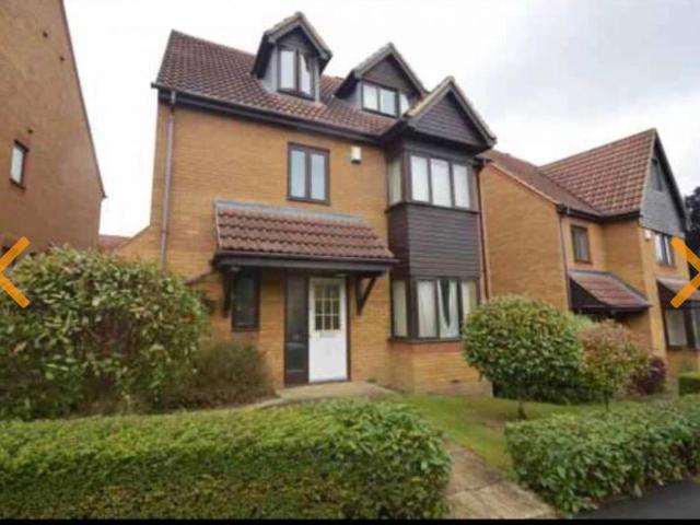 House at Knapp Gate, Milton Keynes