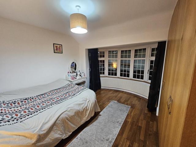 House at Lancelot Crescent, Greater London