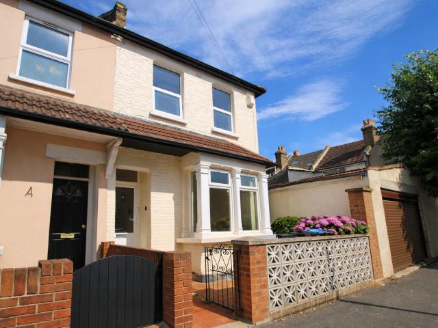 House at Lancing Road, Greater London