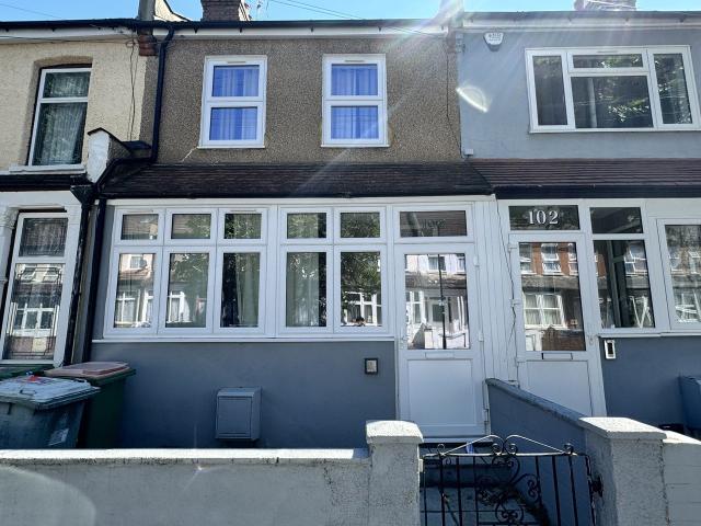 House at Landseer Avenue, Greater London