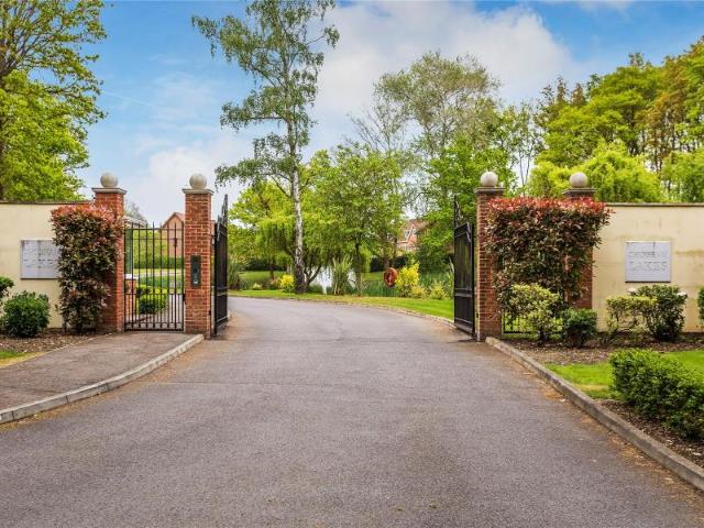 House at Lakeside Drive, Woking