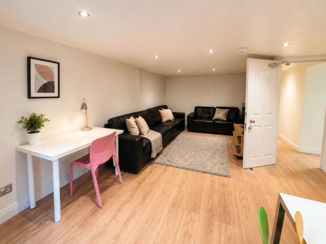 House at Lausanne Road, Manchester
