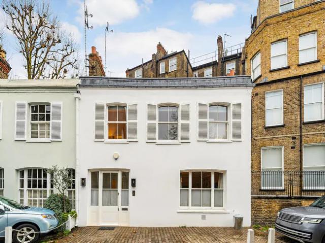 House at Lennox Gardens Mews, Greater London