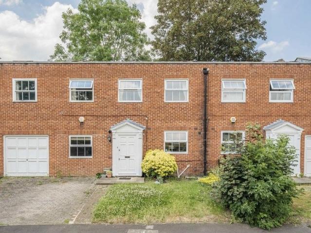 House at Leeward Gardens, Greater London