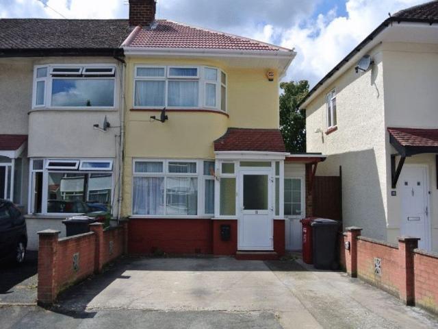 House at Lewins Way, Slough