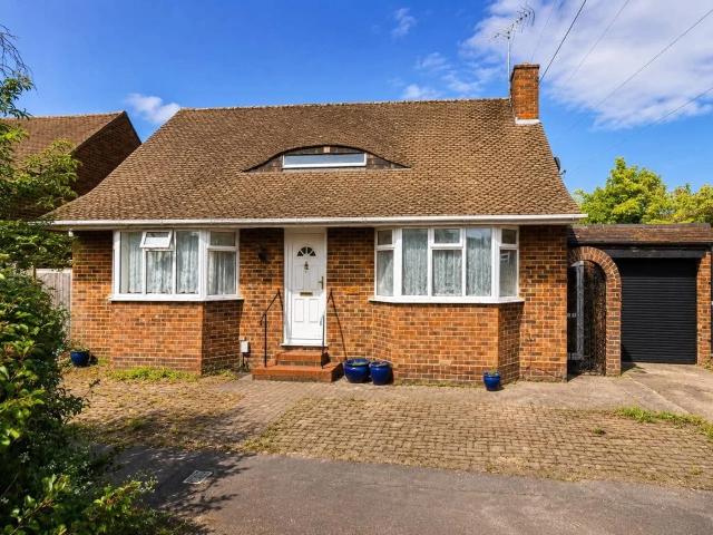House at Leybourne Close, Woking