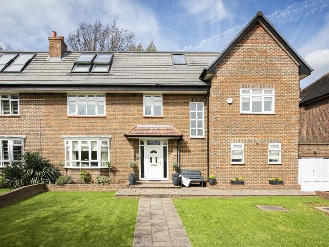 Apartment at Lime Tree Walk, Sevenoaks