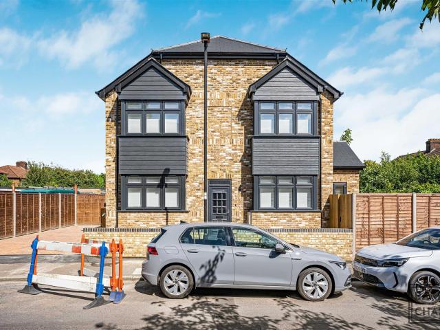 House at Lincoln Way, Greater London
