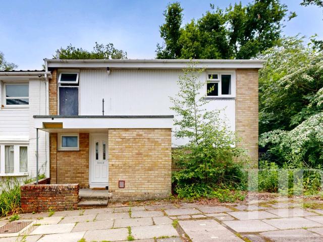 House at Lindgren Walk, Crawley