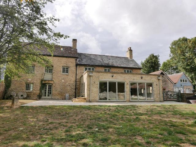 house at Little Clanfield, Bampton, OX18